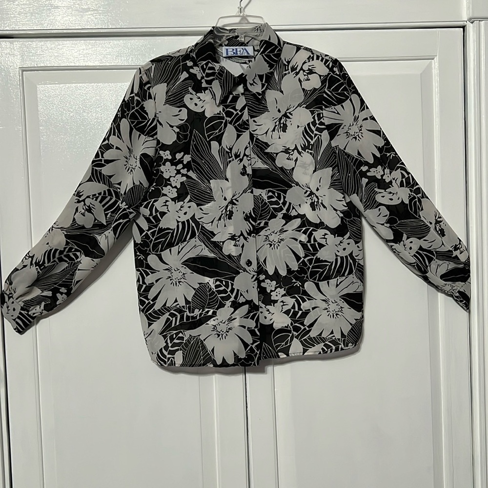 Bfa Classics Black And White Floral Shell And See Thr… - Gem